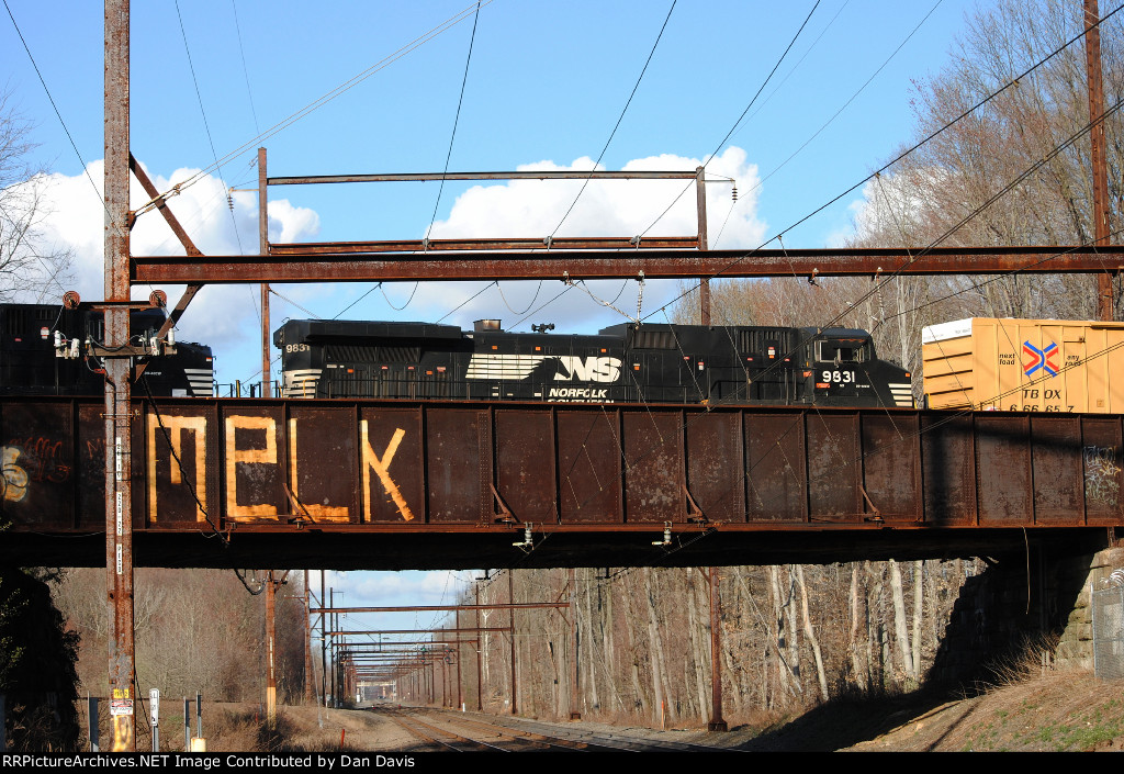 NS C40-9W 9831 on 17G